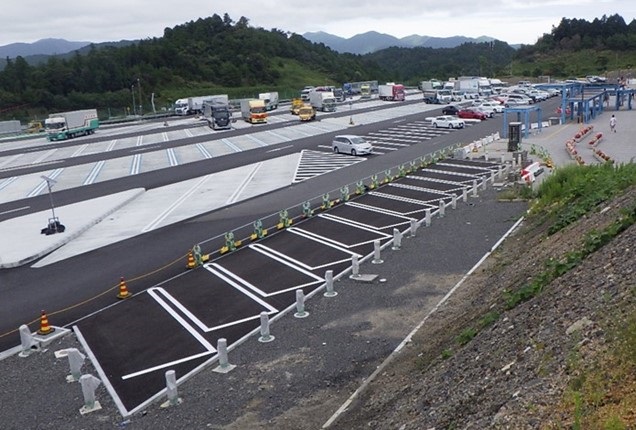 休憩施設における大型車駐車マス拡充の取組みについて | NEXCO東日本